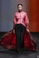 荷木HEMU丨2024AW“大美之颂”上海时装周新品发布完美落幕 | 梦海传播|中国服饰商情网